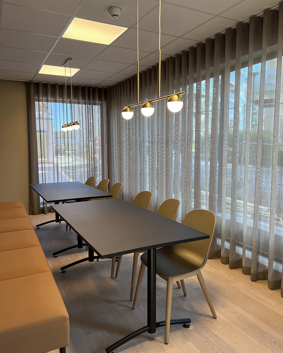 Innvendig solskjerming for bedrifter - Gardinmaker.no | Gardinmaker